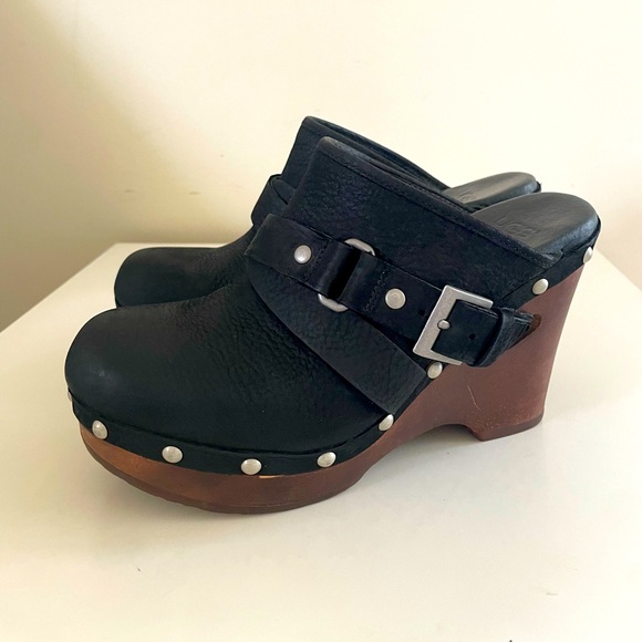 UGG | Shoes | Ugg Natalee Comfort Clogs Nubuck Black Leather Shoes ...